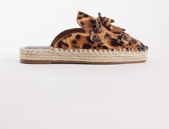 Asos Joan - Espadrilles en cuir v&eacute;ritable fa&ccedil;on poulain &agrave; imprim&eacute; l&eacute;opard avec pampilles-Multicolore