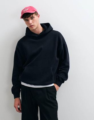 Abercrombie & Fitch hoodie essentiel en noir d&eacute;lav&eacute;