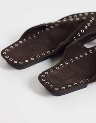 Asos Fisher - Hochwertige Sandalen aus Wildleder in Schokobraun mit Zehensteg und &Ouml;sen