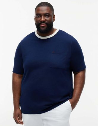 Tommy Hilfiger Plus - T-shirt en jersey avec col en tulle - Bleu fonc&eacute;