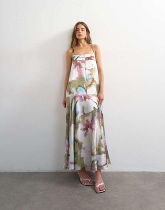 Topshop Satin-Maxikleid mit Ziernaht, paspelierten Kanten und gemaltem Blumenmuster-Mehrfarbig