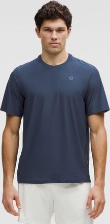 lululemon T-Shirt de tennis ray&eacute;e &agrave; protection anti-UV pour Hommes - Bleu - Taille 2XL