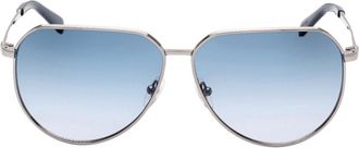 Guess Sonnenbrille in gl&auml;nzendem Gunmetal-Grau mit Verlaufsgl&auml;sern in Blau