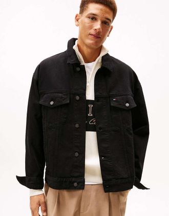 Tommy Hilfiger Gewaschene Relaxed-Fit-Truckerjacke aus Denim in Schwarz