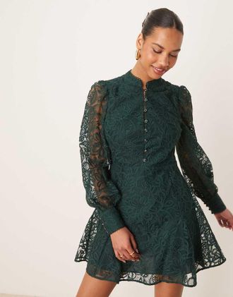 Forever New Kurzes Skater-Kleid aus Spitze in Gr&uuml;n mit Ballon&auml;rmeln