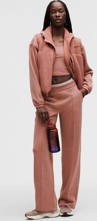 lululemon Faltenhose mit mittelhohem Bund aus Softstreme Regular f&uuml;r Frauen - Gr&ouml;&szlig;e 2XS in Red Clay