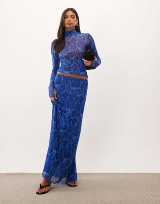 AFRM Zadie top coordonn&eacute; en tulle &agrave; col montant et manches longues imprim&eacute; serpent cobalt-Bleu