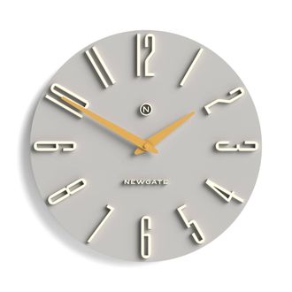 Newgate Watches Empire State wanduhr | Runde geformte Designer wanduhr | Grau & Gold | 40cm | Supercool Moderne Retro mid Century | F&uuml;r k&uuml;che, Wohnzimmer, b&uuml;ro
