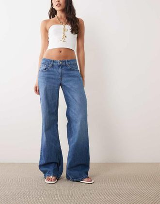 Good American Good Waist - Jean ample &agrave; taille basse - Bleu moyen d&eacute;lav&eacute;