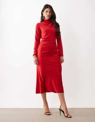 Asos Robe mi-longue &agrave; manches longues avec buste pliss&eacute; et col montant - Rouge