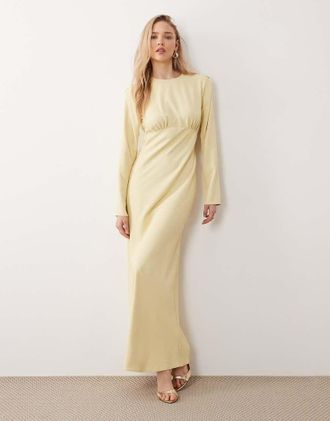 Asos Robe longue coup&eacute;e en biais avec d&eacute;tail sur le buste - Babeurre-Jaune