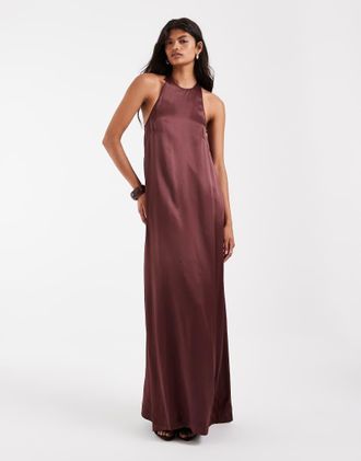 Asos robe longue satin&eacute;e &agrave; encolure nageur chocolat-Marron