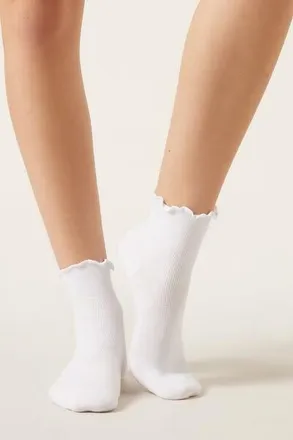 Calzedonia Kurze Gerippte Socken Mit Romantischem Rand Wei&szlig;