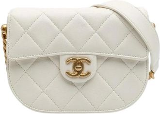 Chanel Sac bandouli&egrave;re matelass&eacute; en cuir dagneau pr&eacute;-aim&eacute; - Femme - Pre-owned - Blanc - Taille: ONE Size