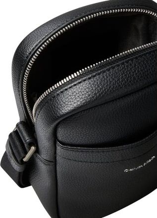 Calvin Klein Sac effet cuir &agrave; bandouli&egrave;re
