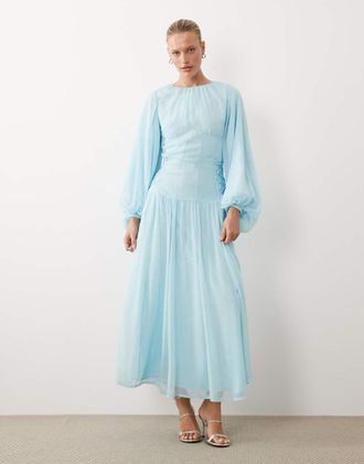 Asos Robe longue en mousseline &agrave; manches longues avec d&eacute;tails nou&eacute;s - Bleu ciel