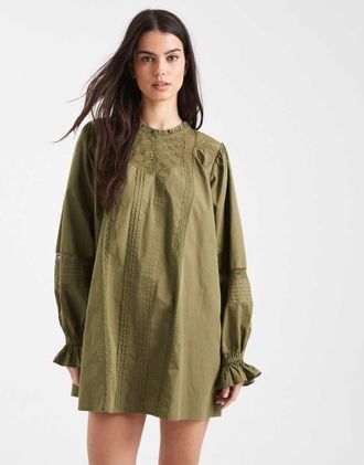 Miss Selfridge Robe babydoll en popeline &agrave; empi&egrave;cement en dentelle - Olive-Vert