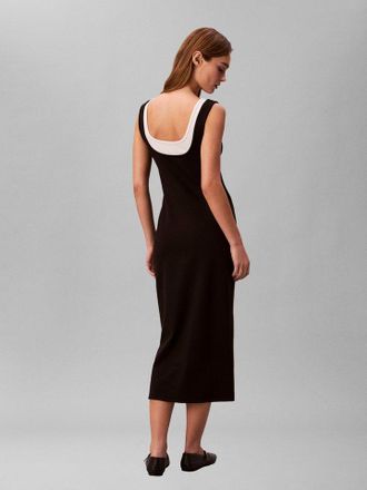 Calvin Klein Jeans Midikleid K&ouml;rpernahe Passform mit tiefem Rundhalsausschnitt