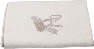 David Fussenegger Wohndecke Silvretta Wintersportler 140 x 200 cm Rohweiß