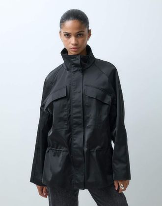 Asos veste de surv&ecirc;tement &agrave; col montant en nylon satin&eacute; noire