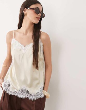 Abercrombie & Fitch Camisole-Oberteil aus Satin in Cremewei&szlig; mit Spitzendetail