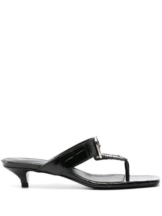 Toteme mules The Belted 35 mm &agrave; effet peau de crocodile - Noir