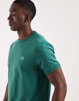 Fred Perry Kurz&auml;rmliges Ringer-T-Shirt in Gr&uuml;n