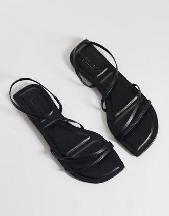 Asos Fusion - Hochwertige, flache Sandalen aus schwarzem Leder mit schmalen Riemen