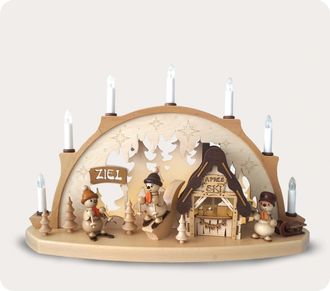 Rudolphs Schatzkiste Schwibbogen Schneem&auml;nner beim Apres Ski mit elektrischer Beleuchtung BxHxT 53x33x14cm NEU Lichterbogen Fensterbogen Spitzbogen Erzgebirge Weihnachten 