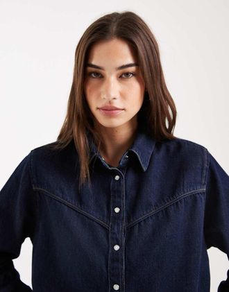 Levi's Logan - Kastige Jeans-Hemdjacke in Indigoblau-Marineblau