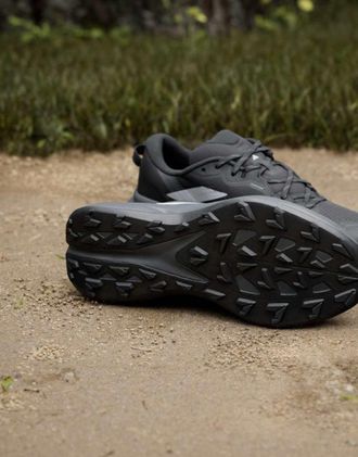 adidas adidas Performance Terrex Tracefinder Plus Trailrunning-Sneaker in Schwarz und Wei&szlig;