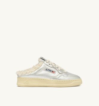 Autry SNEAKERS MEDALIST MULE AUS LEDER IN SILBER UND SHEARLING