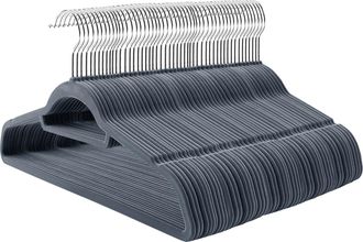 Songmics 100 St&uuml;ck Kleiderb&uuml;gel Samt, B&uuml;gel-Set mit Rutschfester Oberfl&auml;che, Platzsparender Anzugb&uuml;gel, mit 360&deg; Drehbarem Metallhaken, hellgrau, CRF100VX, 45 