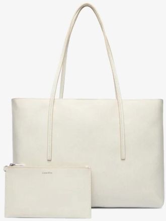 Calvin Klein Femme, Sacs, Blanc, Taille: ONE Size Sac cabas enduit avec logo embl&egrave;me et pochette