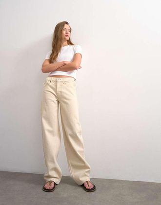 Topshop Cinch - Jean d&eacute;contract&eacute; &agrave; taille basse - Naturel-Neutre