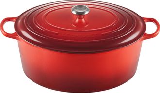 LE CREUSET Le Creuset Signature Gusseisen-Bräter mit Deckel, Ø 40 cm, Oval, Für alle Herdarten und Induktion geeignet, Volumen: 13,9 l, 10,025 kg, Kirschrot, 211