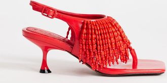 Topshop Night - Zehensteg-Sandaletten in Rot mit Perlenverzierung und Absatz