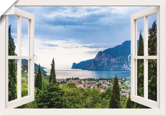 Artland Wanddeko Poster & Kunstdrucke Wandposter 100x70 cm Querformat Fensterblick Gardasee Landschaft See Natur Berge Italien U1TV
