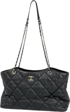 Chanel Sac port&eacute; &eacute;paule Matelass&eacute; Pre-owned - Femme - Pre-owned - Noir - Taille: ONE Size