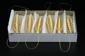 Rudolphs Schatzkiste Baumbehang 6 Spanzapfen H&ouml;he ca 6 cm NEU Weihnachten Baumschmuck Holzschmuck Holz Seiffen Erzgebirge Strauchbehang Dekoration