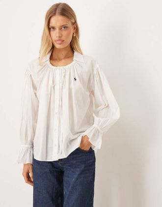 Polo Ralph Lauren Boho-Bluse in Wei&szlig; mit R&uuml;schen und Pony-Logo