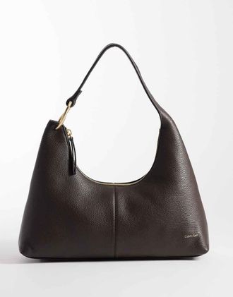 Calvin Klein Sac port&eacute; &eacute;paule souple en cuir - Marron chocolat