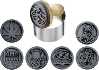 Westmark Keks-Stempel K&ouml;ln - Keks-Stempel mit 7 verschiedenen K&ouml;ln-Motiven, Set mit 7 Motiv-K&ouml;pfen aus Silikon, einem Holzstempel und einem Ausstechring aus Ed