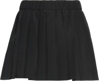 Red Valentino HOSEN & R&Ouml;CKE - Shorts & Bermudashorts auf YOOX.COM