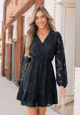 Cupshe A-Linien-Kleid Spitzenkleid mit V-Ausschnitt & langen &Auml;rmeln