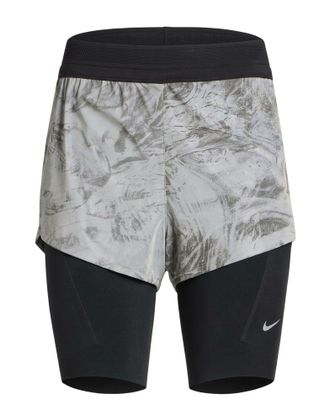 Nike HOSEN & R&Ouml;CKE - Shorts & Bermudashorts auf YOOX.COM