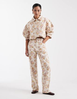 Miss Selfridge Jean droit densemble en denim &agrave; fleurs-Multicolore