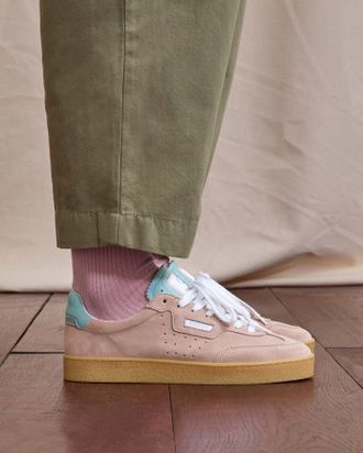 Faguo Baskets cuir su&egrave;de rose gris&eacute;