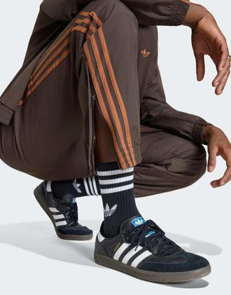 adidas Originals Firebird - Pantalon de surv&ecirc;tement tiss&eacute; - Marron