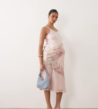 Mama Licious Mamalicious - Robe de grossesse mi-longue en satin &agrave; bretelles fines et imprim&eacute; effet coup&eacute; - Rose